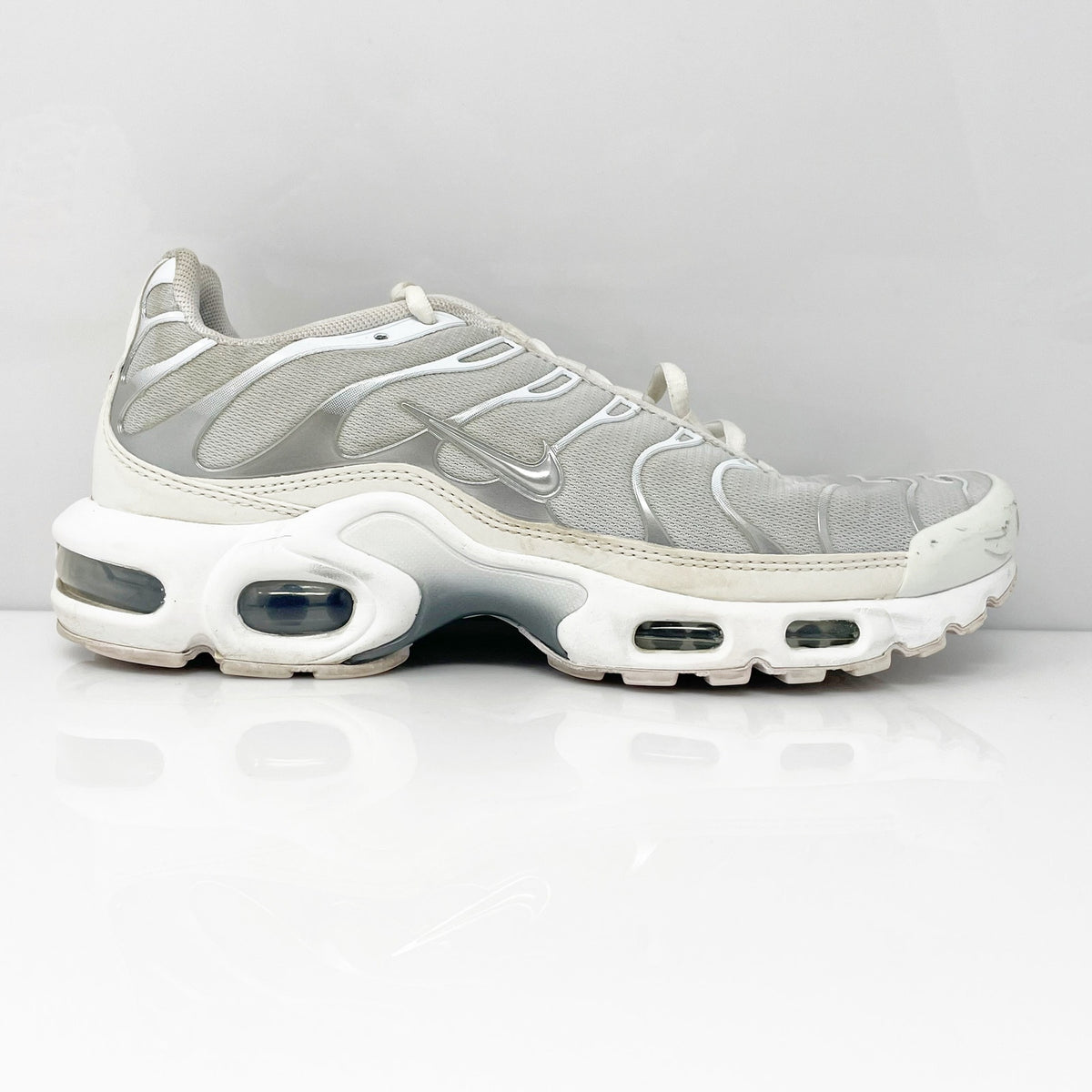 Nike Womens Air Max Plus FV0952-100 Gray Running Shoes Sneakers Size 8 ...